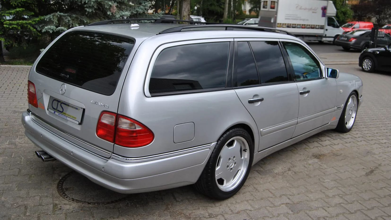 Here are 10 luxury eight-cylinder cars we found for under £10,000 this ...