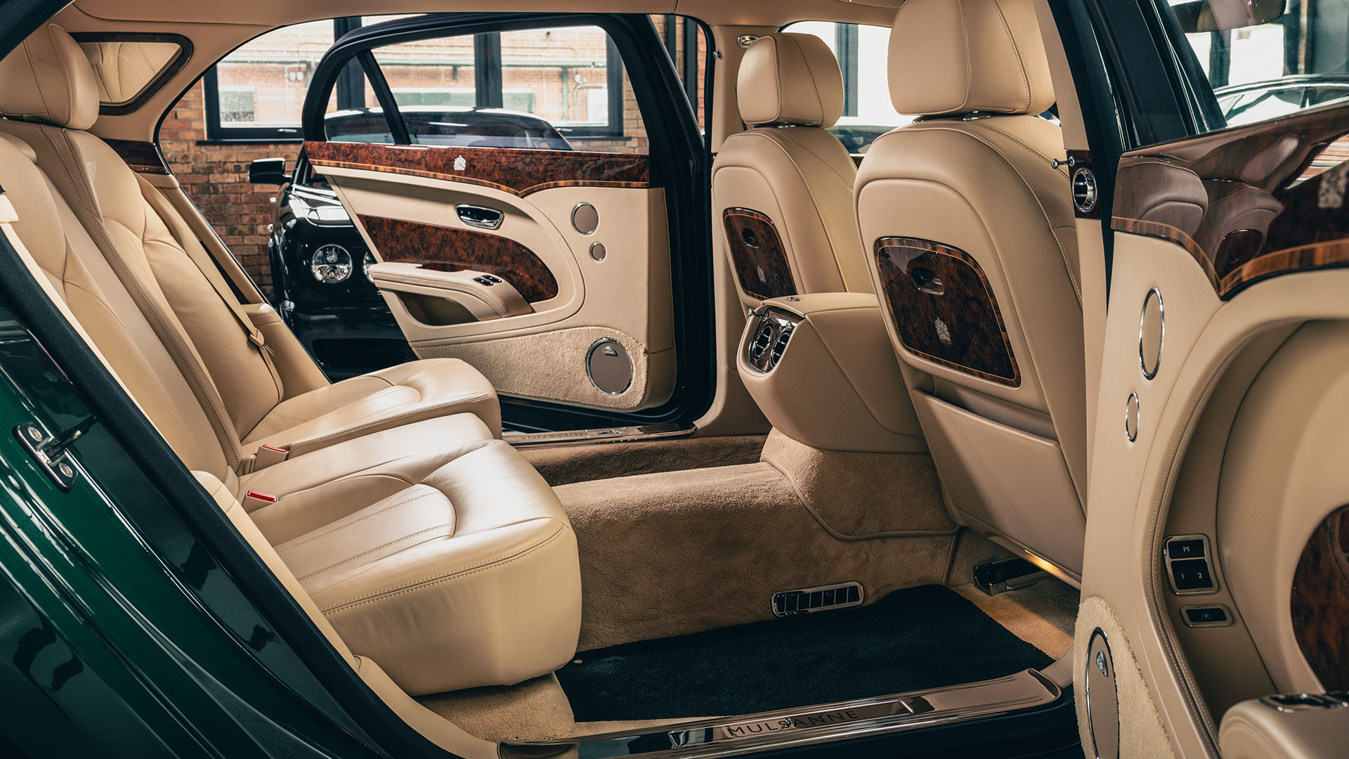 Bentley Mulsanne Interior India | Cabinets Matttroy