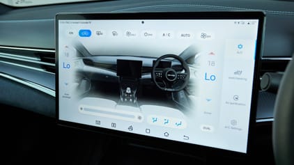 BYD Seal Interior Layout & Technology | Top Gear