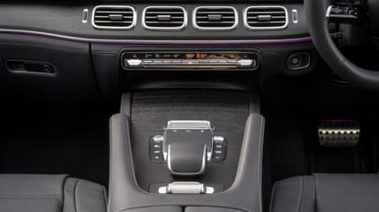 Mercedes-Benz GLE Interior Layout & Technology | Top Gear