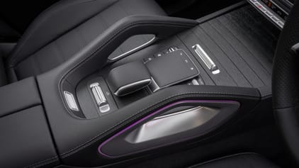 Mercedes-Benz GLE Interior Layout & Technology | Top Gear