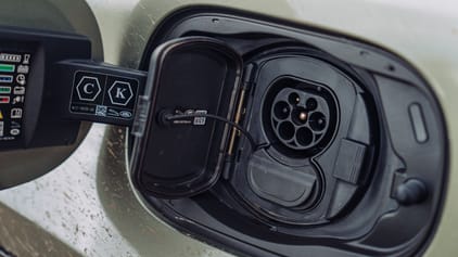 The big boxy 4x4 test: Land Rover Defender vs Ineos Grenadier | Top Gear