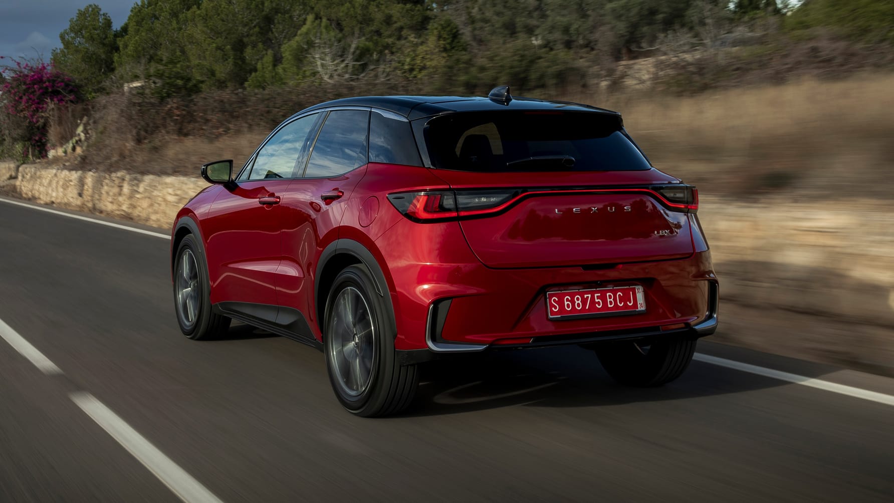 Lexus LBX Driving, Engines & Performance | Top Gear