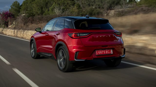 Lexus LBX Driving, Engines & Performance | Top Gear