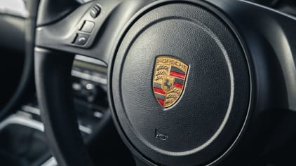 Porsche Cayman 981 Interior Layout & Technology | Top Gear