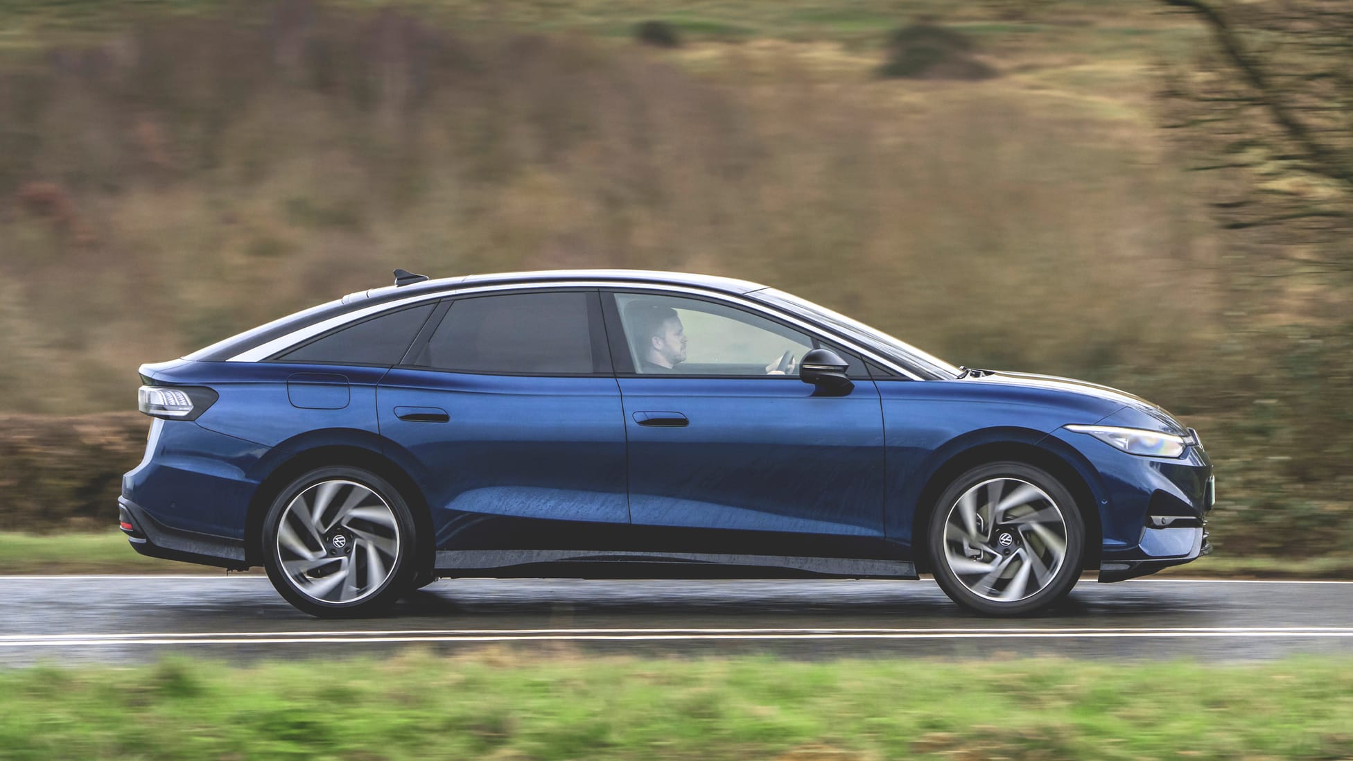 Volkswagen ID.7 Interior Layout & Technology | Top Gear