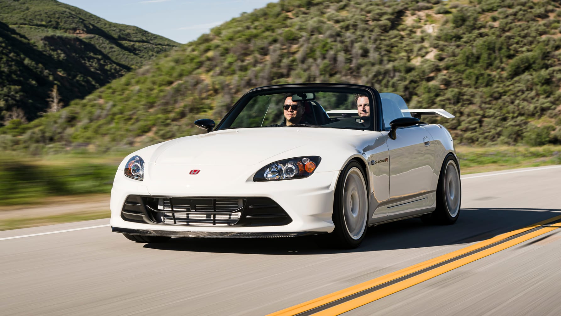 This modified Honda S2000R is the factory Type R we should have got ...