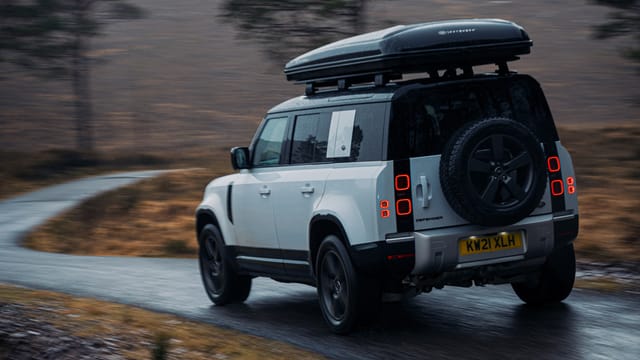 Land Rover Defender 110 Driving, Engines & Performance | Top Gear