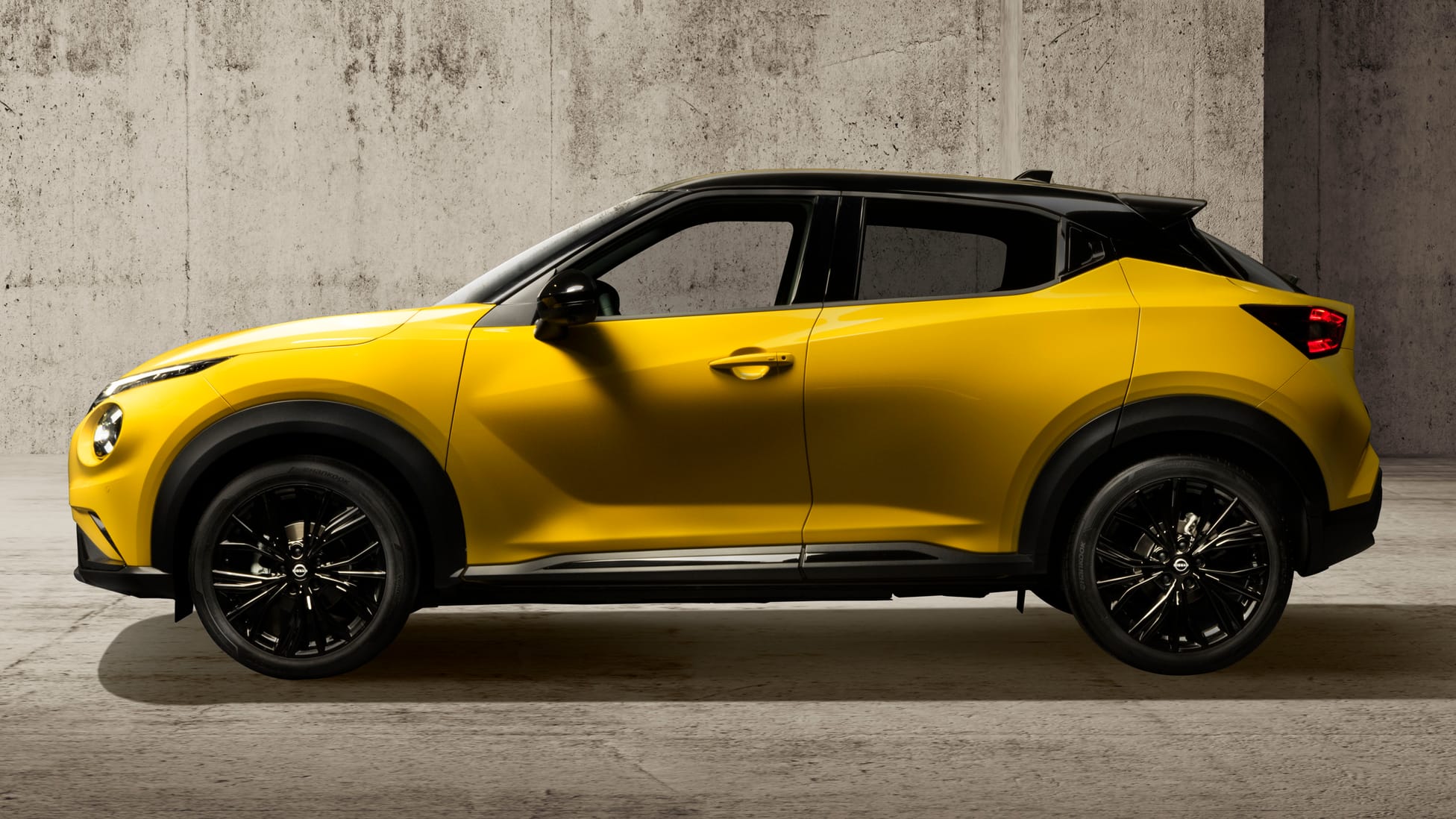 This is the new Nissan Juke, and you can still have it with a manual ...