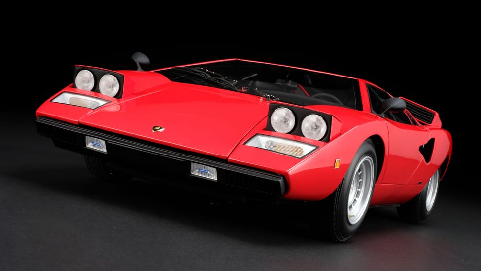 Feast your eyes on these stunning Lamborghini Countach and Revuelto 1:8 ...