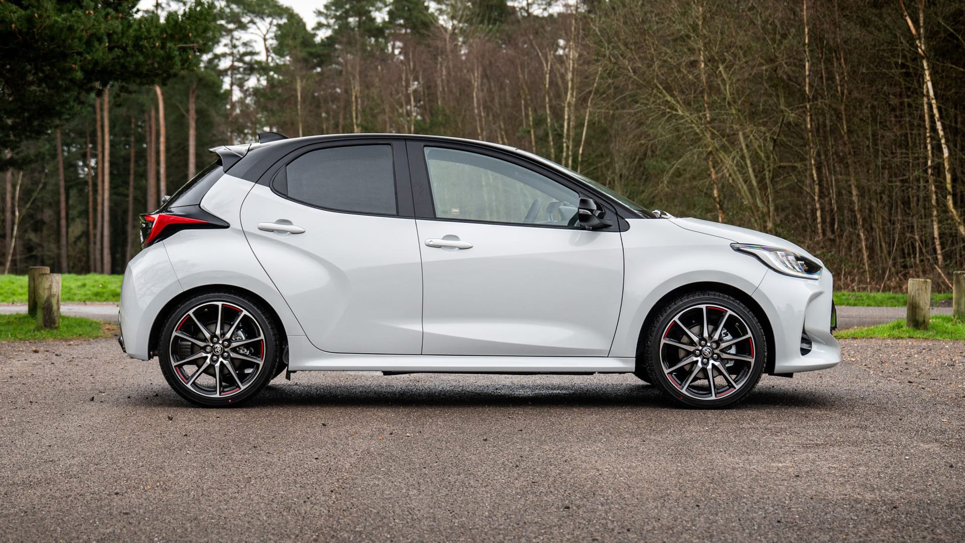 Toyota Yaris Interior Layout & Technology | Top Gear