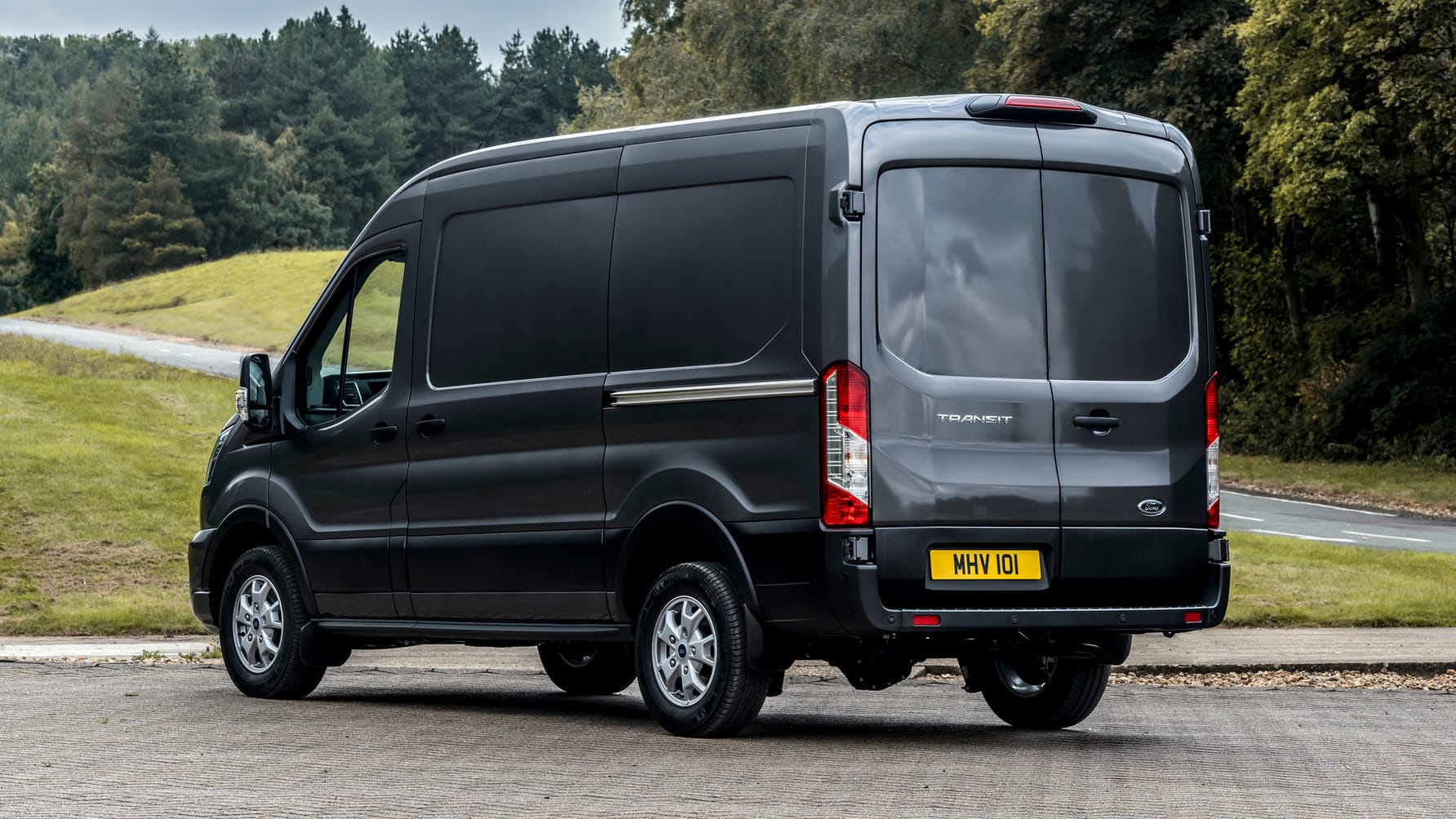 Ford Transit Interior Layout & Technology | Top Gear