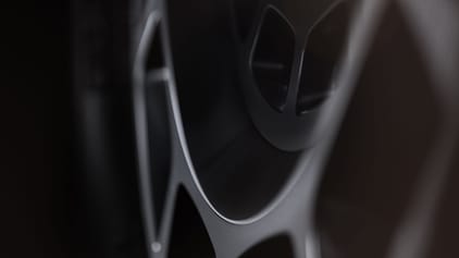 Land Rover’s Defender ‘Octa’ is a bi-turbo V8 mega-lux 4x4 | Top Gear