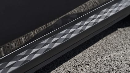 BMW 5 Series 550e review: bulky, ugly... and really very good Reviews ...