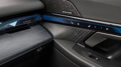 BMW 5 Series 550e review: bulky, ugly... and really very good Reviews ...