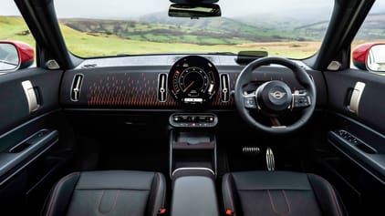 Mini Countryman Interior Layout & Technology | Top Gear