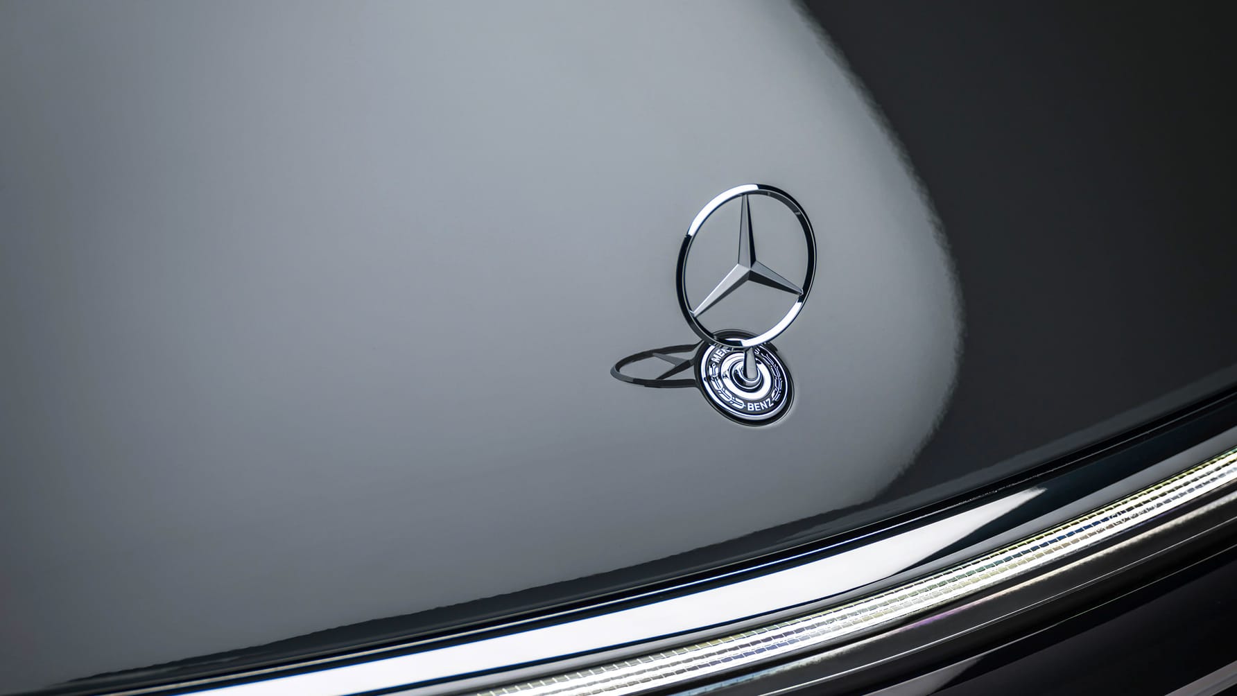 Mercedes EQS: update brings 500+ mile range and standard-fit ...