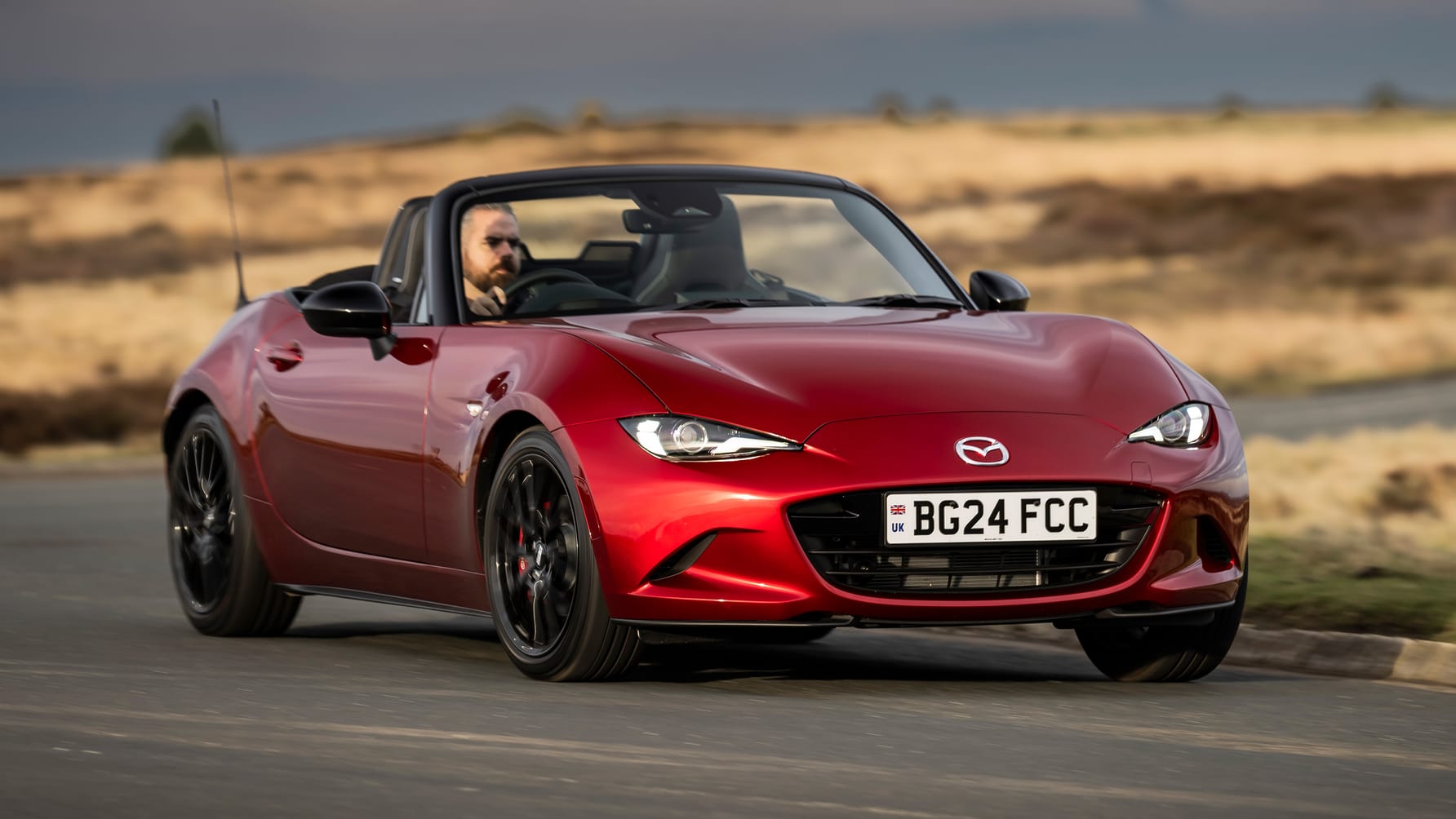 Mazda MX-5 Interior Layout & Technology | Top Gear