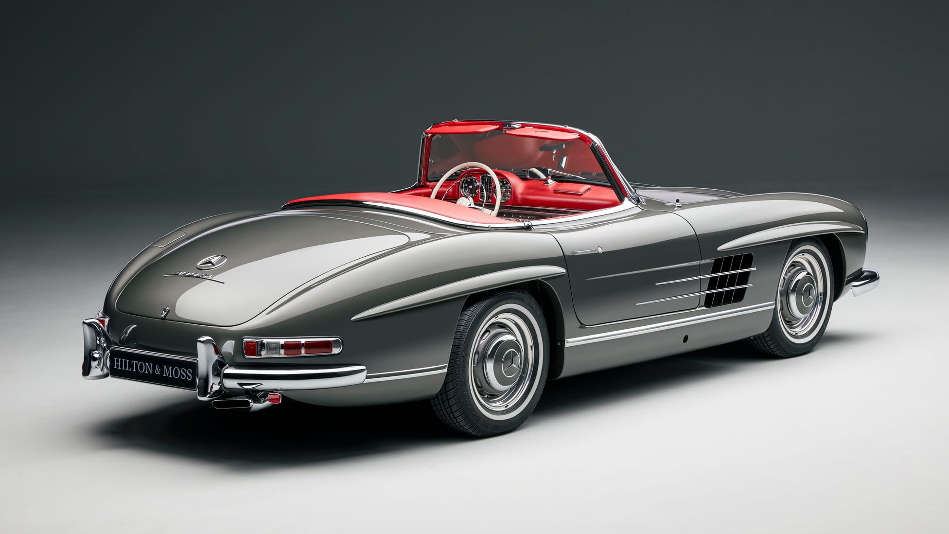 Just look at this glorious, fully restored Mercedes-Benz 300SL Roadster ...