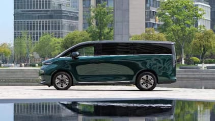 LEVC’s new L380 MPV: here are its fancy seats | Top Gear