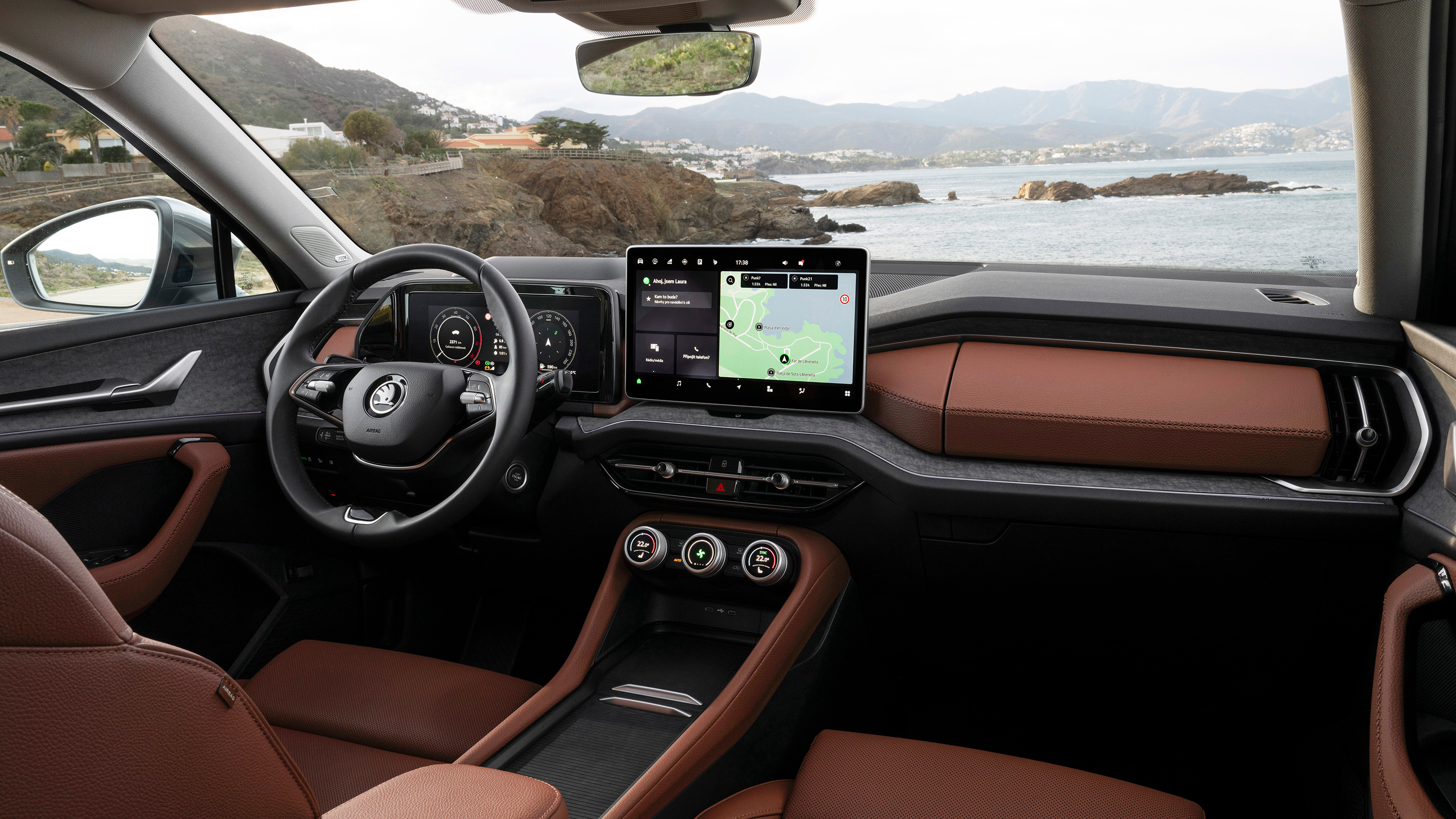 Skoda Kodiaq Interior Layout & Technology | Top Gear
