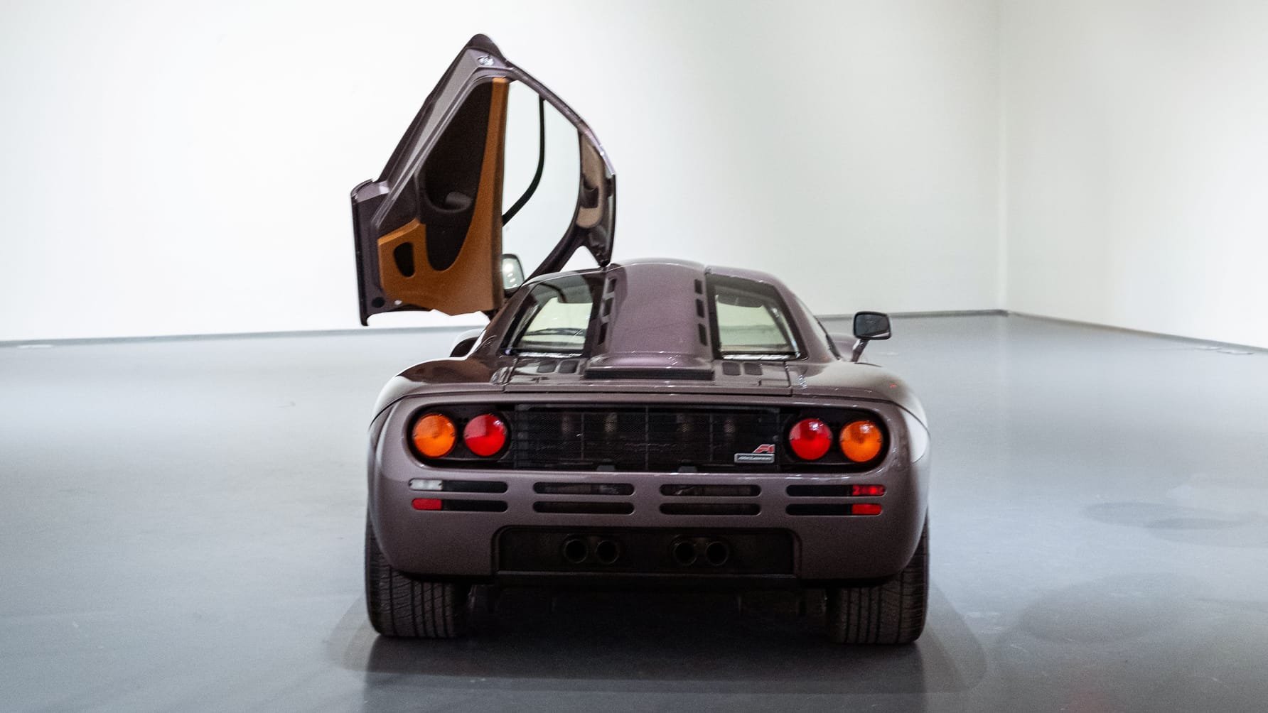 This 254-mile McLaren F1 is coming up for auction (again), yours for ...