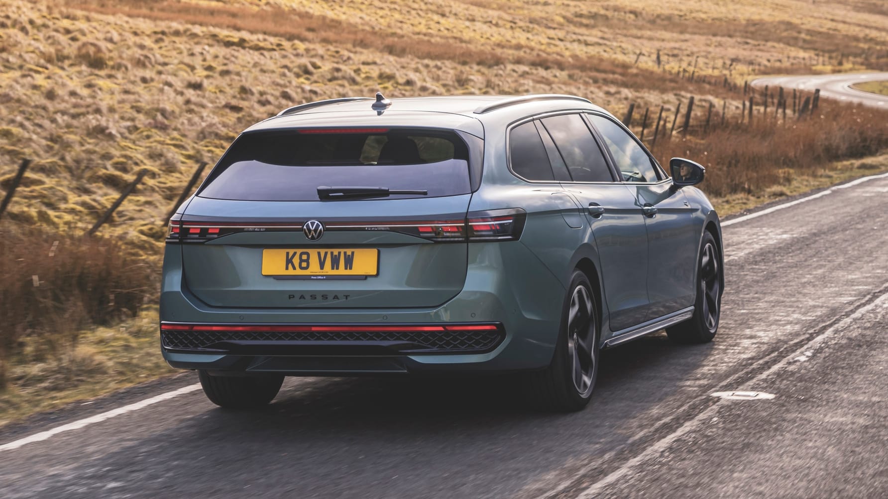 Volkswagen Passat Interior Layout & Technology | Top Gear