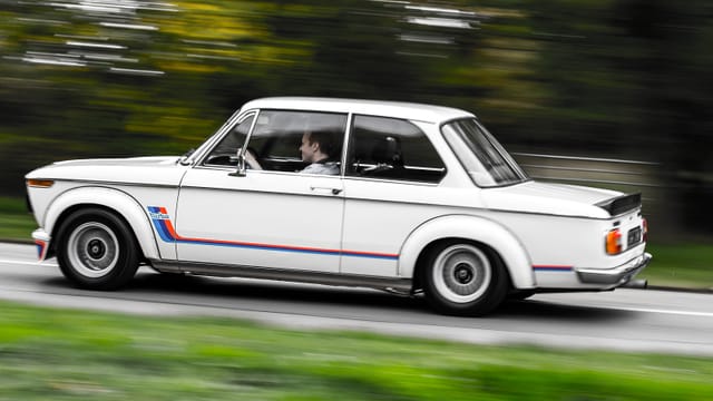 BMW 2002 Turbo Driving, Engines & Performance | Top Gear
