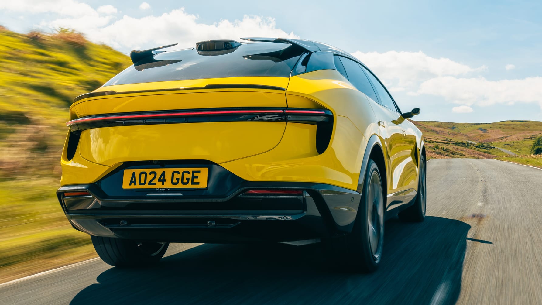 Lotus Eletre Interior Layout & Technology | Top Gear