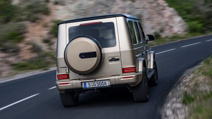 Mercedes-Benz G-Class Interior Layout & Technology | Top Gear