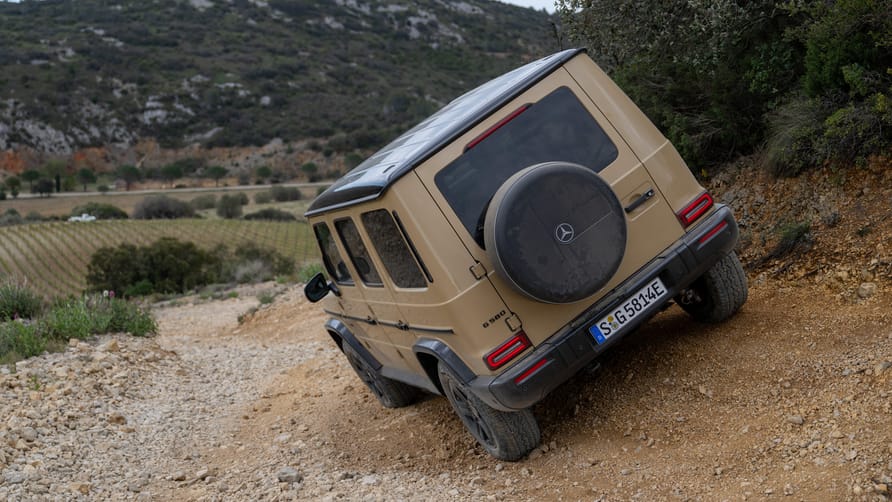 Mercedes-Benz G580 Driving, Engines & Performance | Top Gear