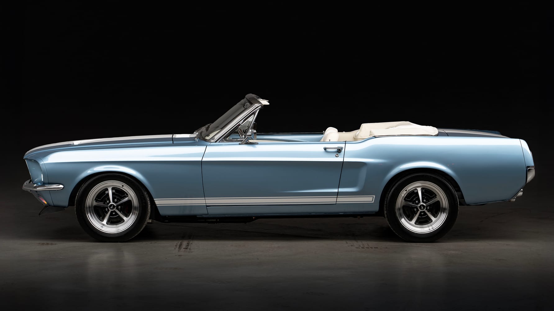 Classic body, modern internals: is this the perfect convertible Mustang ...