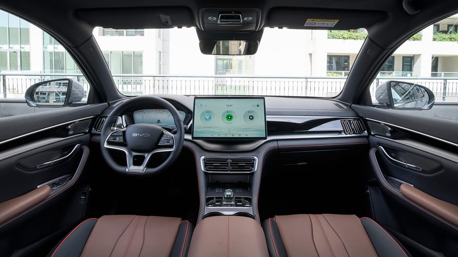 BYD Seal U Interior Layout & Technology | Top Gear