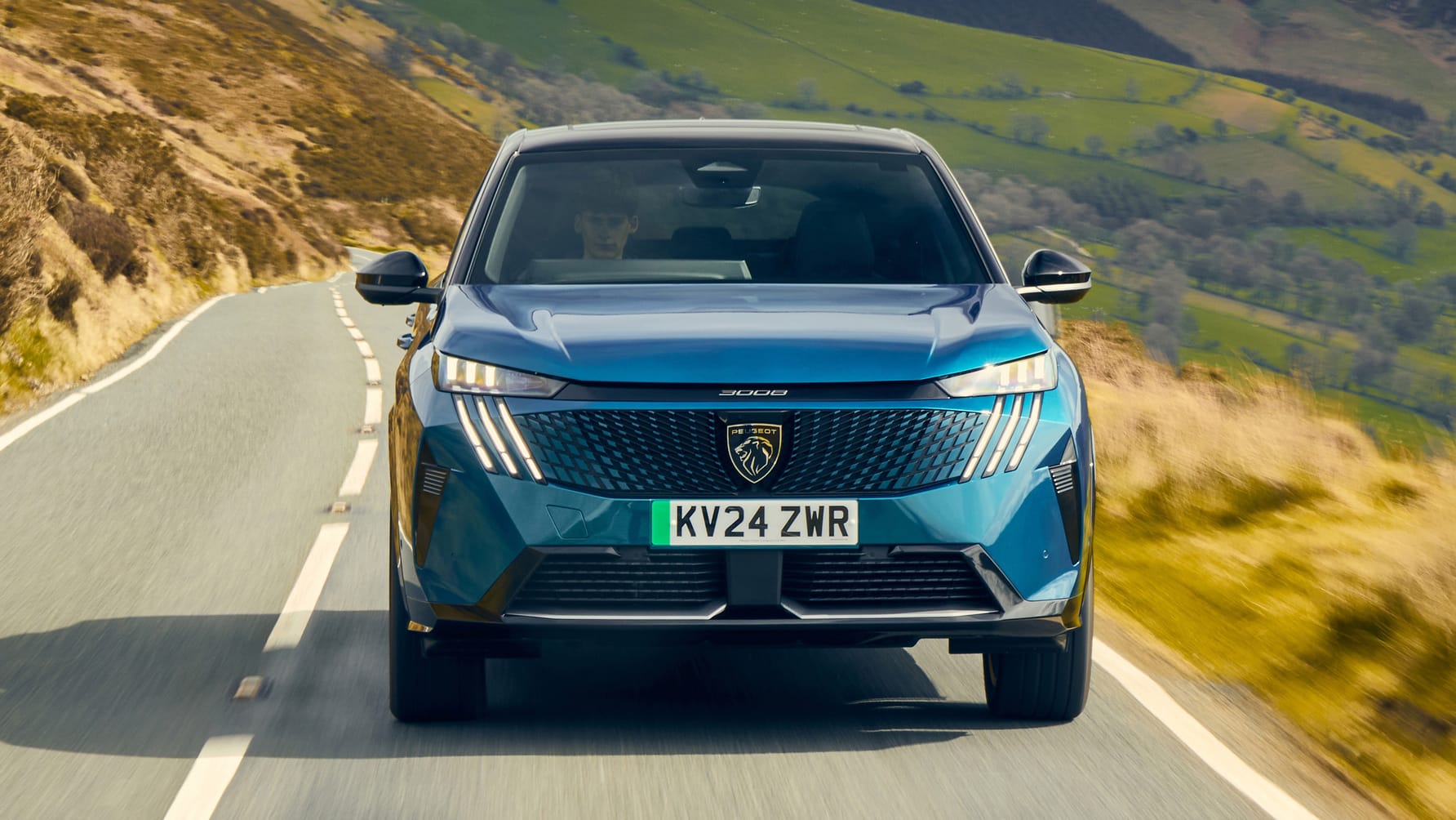 Peugeot e-3008 Interior Layout & Technology | Top Gear