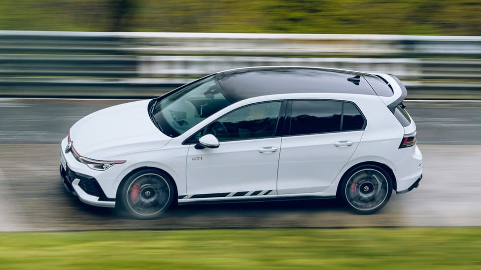 The Volkswagen Golf GTI Clubsport is here with a *166mph* top speed ...