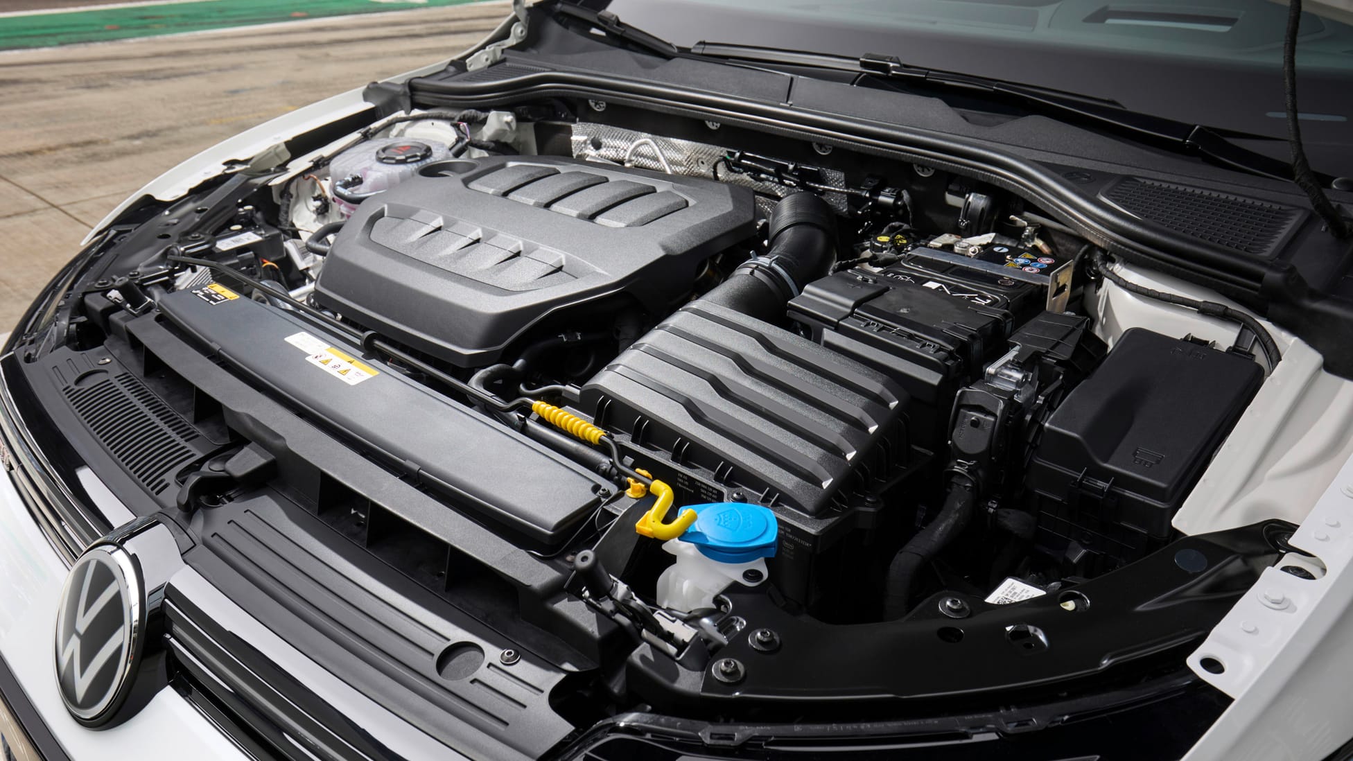 The Volkswagen Golf GTI Clubsport is here with a *166mph* top speed ...