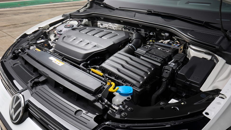 The Volkswagen Golf GTI Clubsport is here with a *166mph* top speed ...