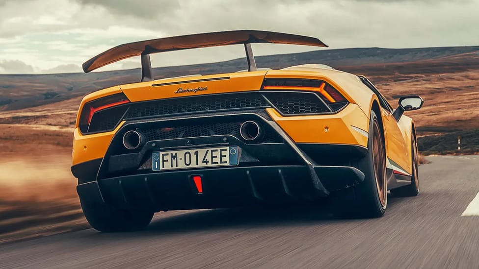 This is Lamborghini’s all-new twin turbo V8, and it'll redline at 10 ...