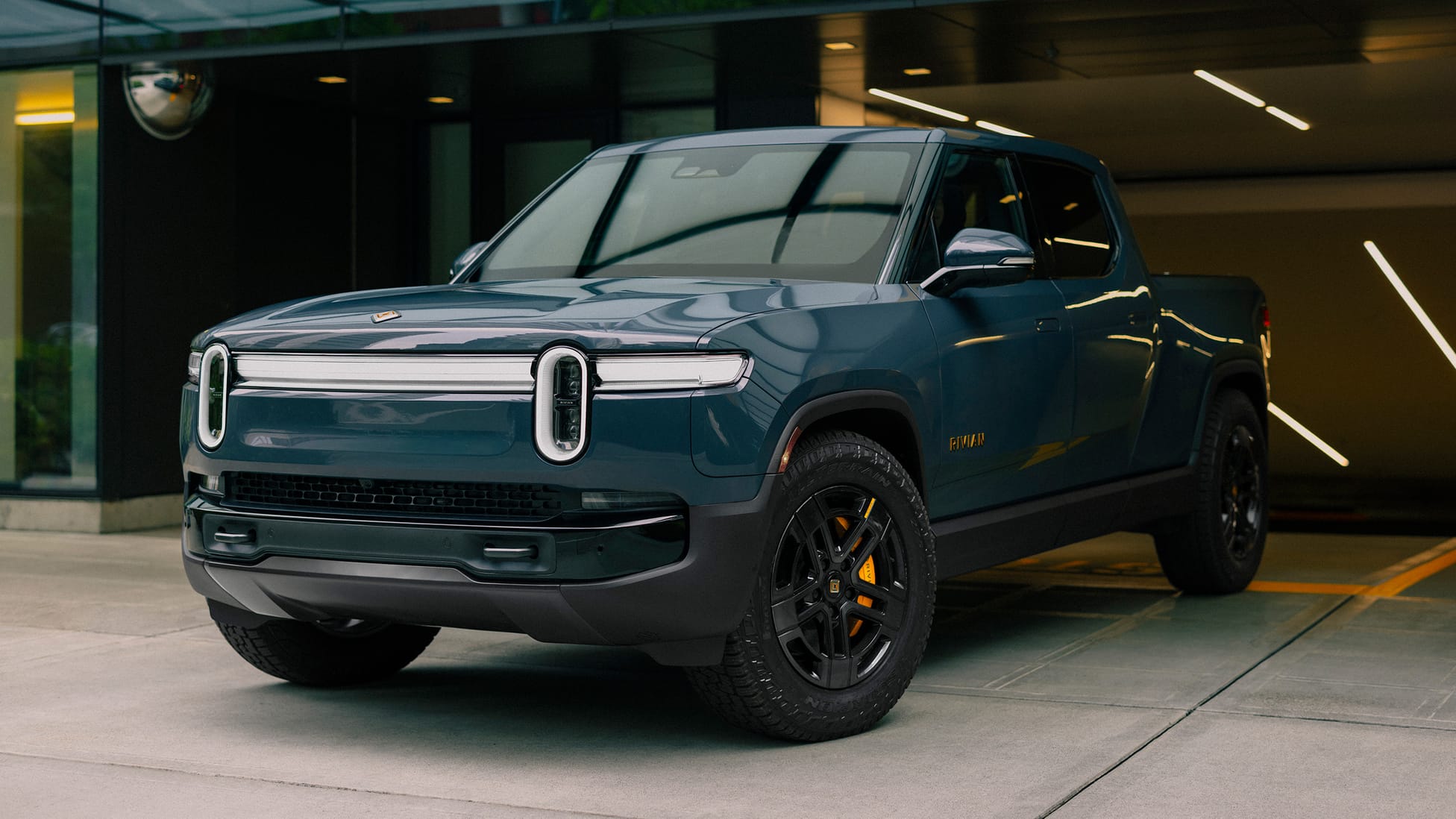 Rivian R1T Review 2025 | Top Gear