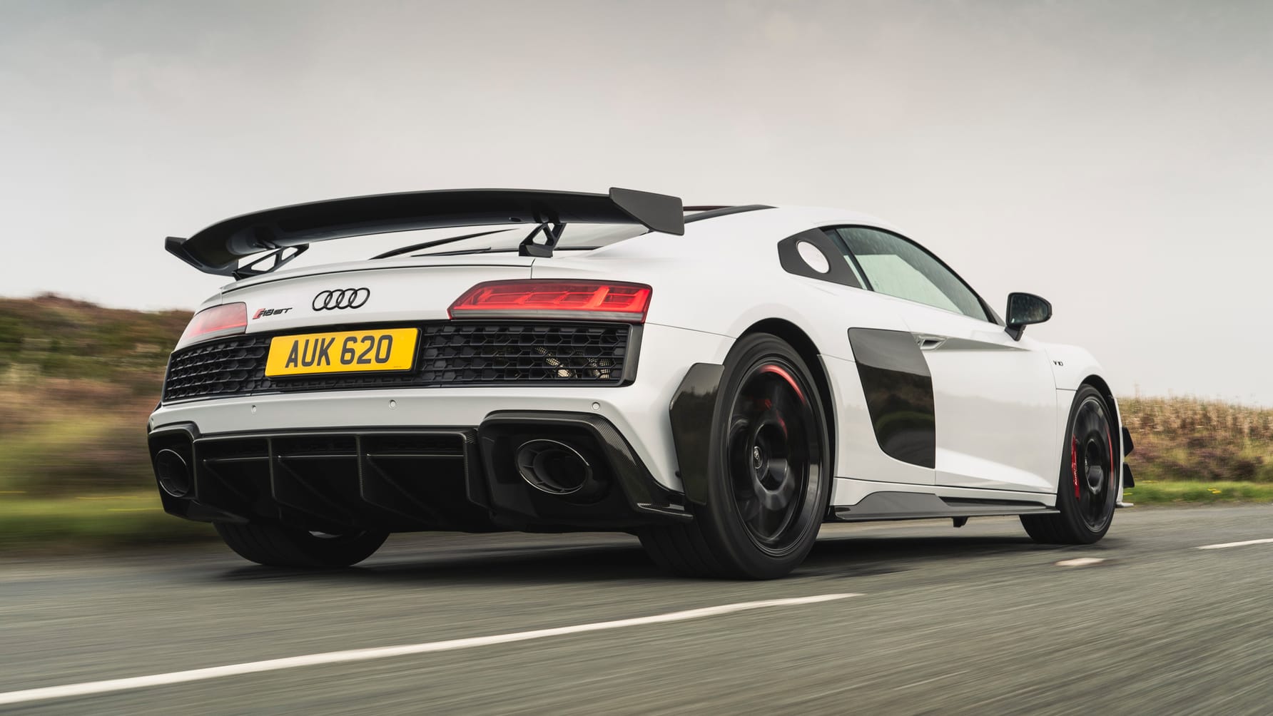 Audi R8 Interior Layout & Technology | Top Gear