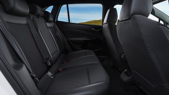 Volkswagen ID.4 Interior Layout & Technology | Top Gear