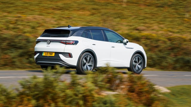 Volkswagen ID.4 Review 2025 | Top Gear