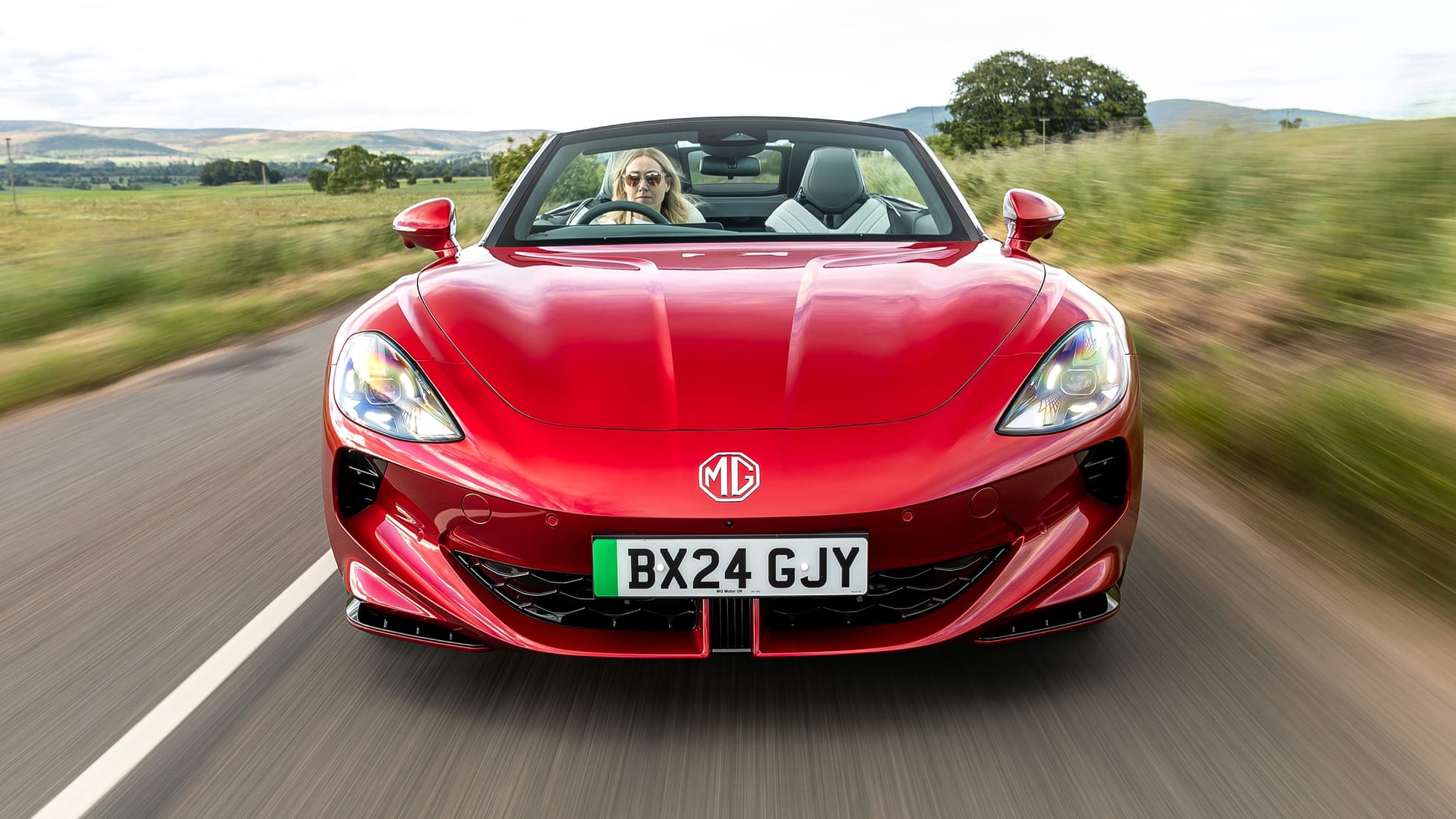 MG Motor UK Cyberster Interior Layout & Technology | Top Gear