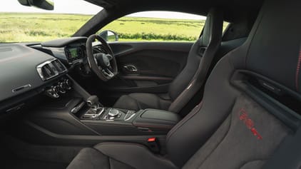 Audi R8 Interior Layout & Technology | Top Gear