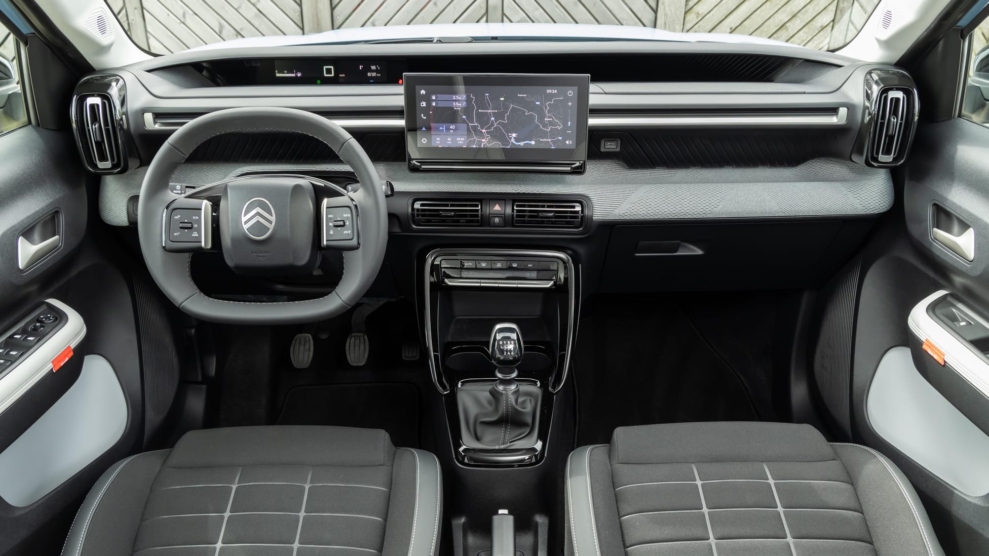 Citroen C3 Interior Layout & Technology | Top Gear