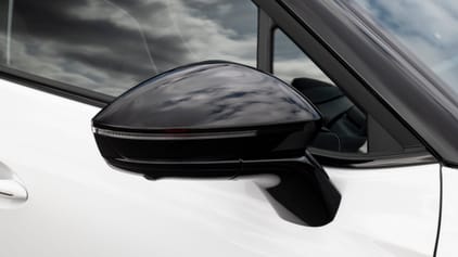 Omoda E5 Interior Layout & Technology | Top Gear