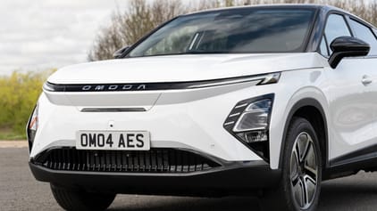 Omoda E5 Interior Layout & Technology | Top Gear