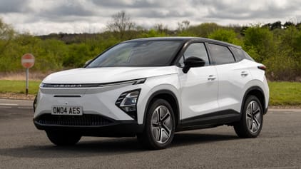 Omoda E5 Interior Layout & Technology | Top Gear