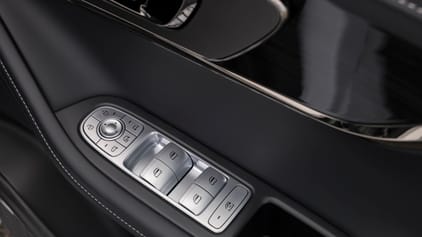 Omoda E5 Interior Layout & Technology | Top Gear