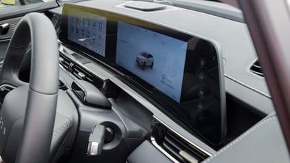Omoda E5 Interior Layout & Technology | Top Gear